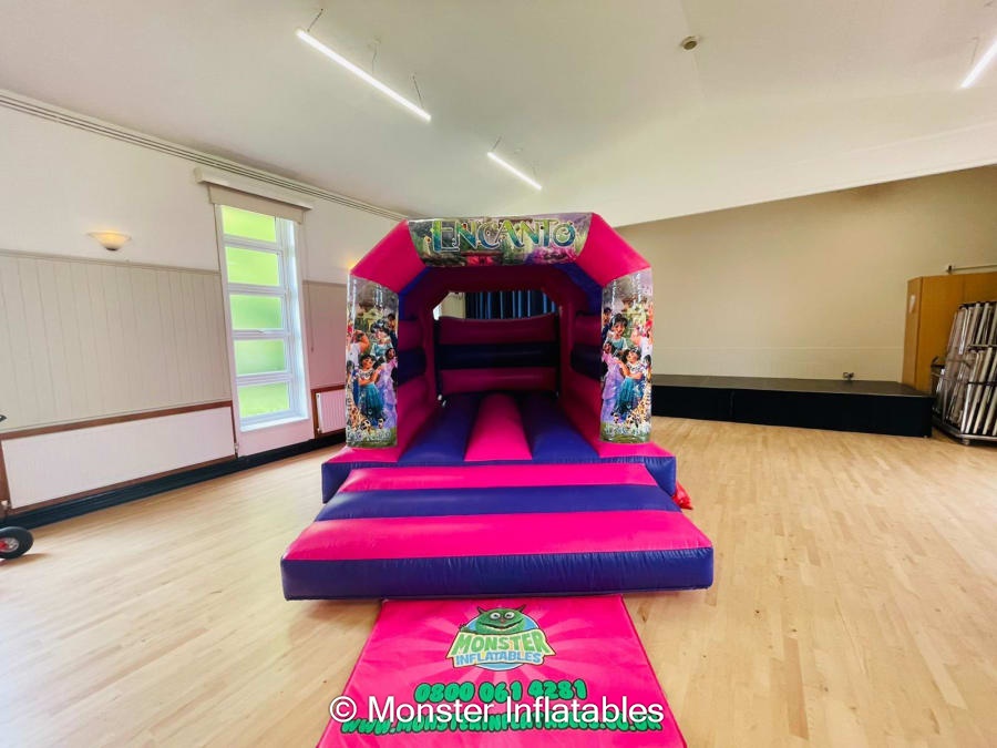 Bouncy Castle Hire | Chelmsford Brentwood Colchester Essex