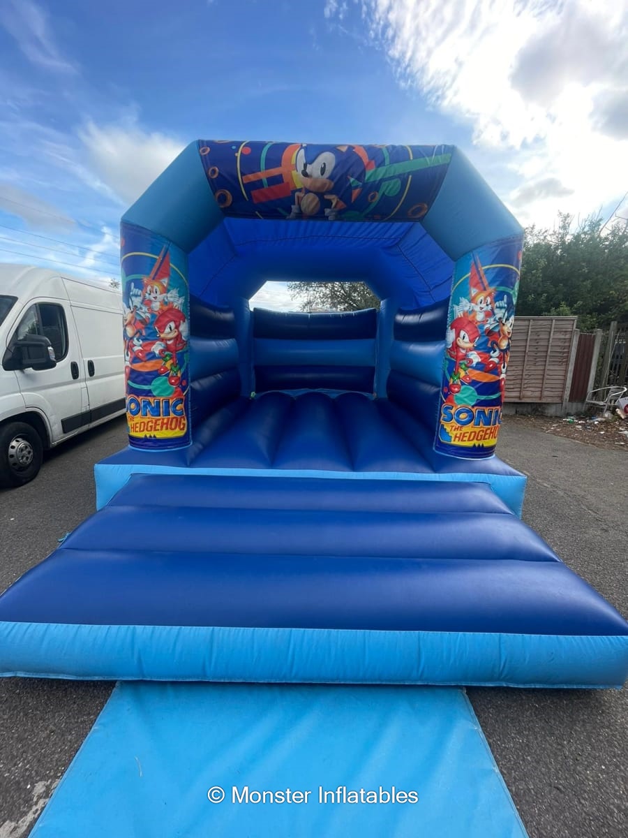 Sonic the Hedgehog Bouncy Castle (Blue 15x12) - Bouncy Castle & Soft ...