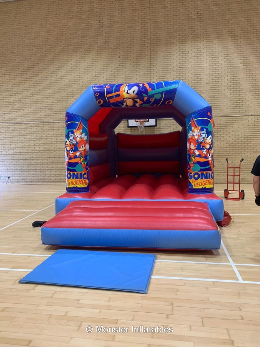 Sonic the Hedgehog Bouncy Castle (Blue 15x12) - Bouncy Castle & Soft ...