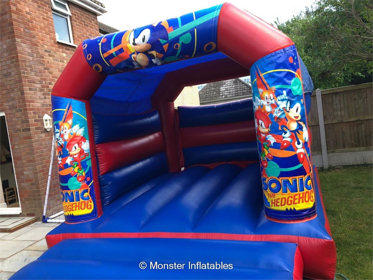 Sonic the Hedgehog Bouncy Castle (Blue 15x12) - Bouncy Castle & Soft ...
